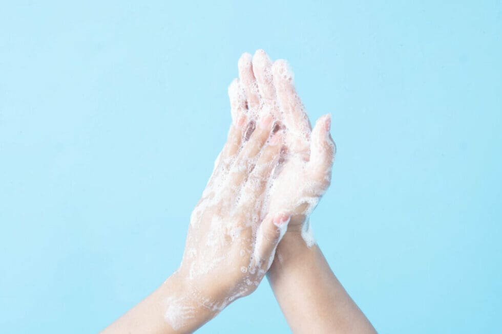 How to wash your hands like a doctor - myDr.com.au